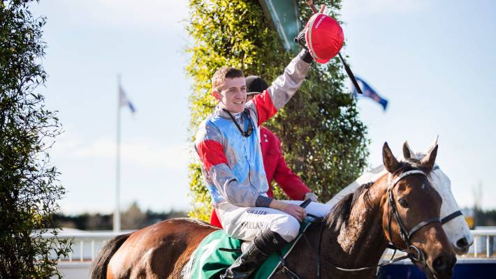 2017 Grand National Steeplechase - Upper Cut & Shaun Phelan